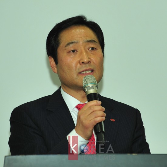 취임사하는 강요식 신임 KAFA 회장